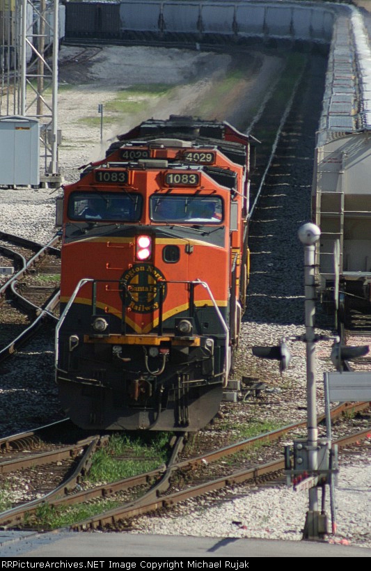 BNSF 1083